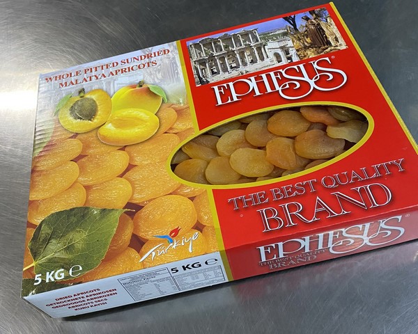 "Nieuwe oogst abrikozen, dadels en vijgen luidt traditioneel sterk ...