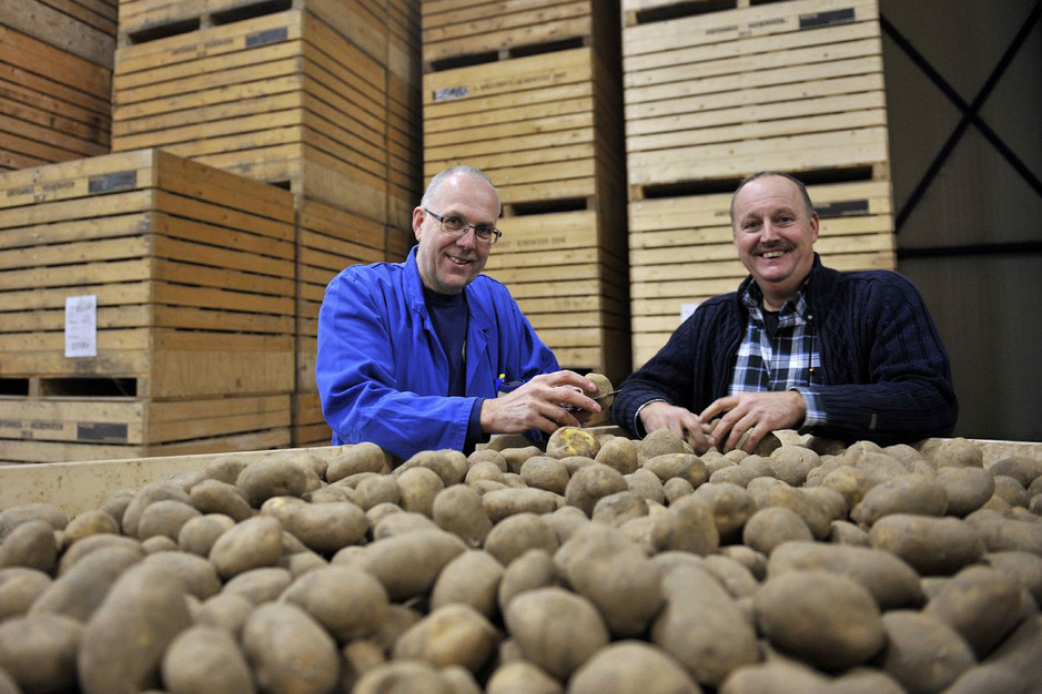 Klaas en Cor Greydanus 40 jaar werkzaam bij Aardappelgroothandel Greydanus