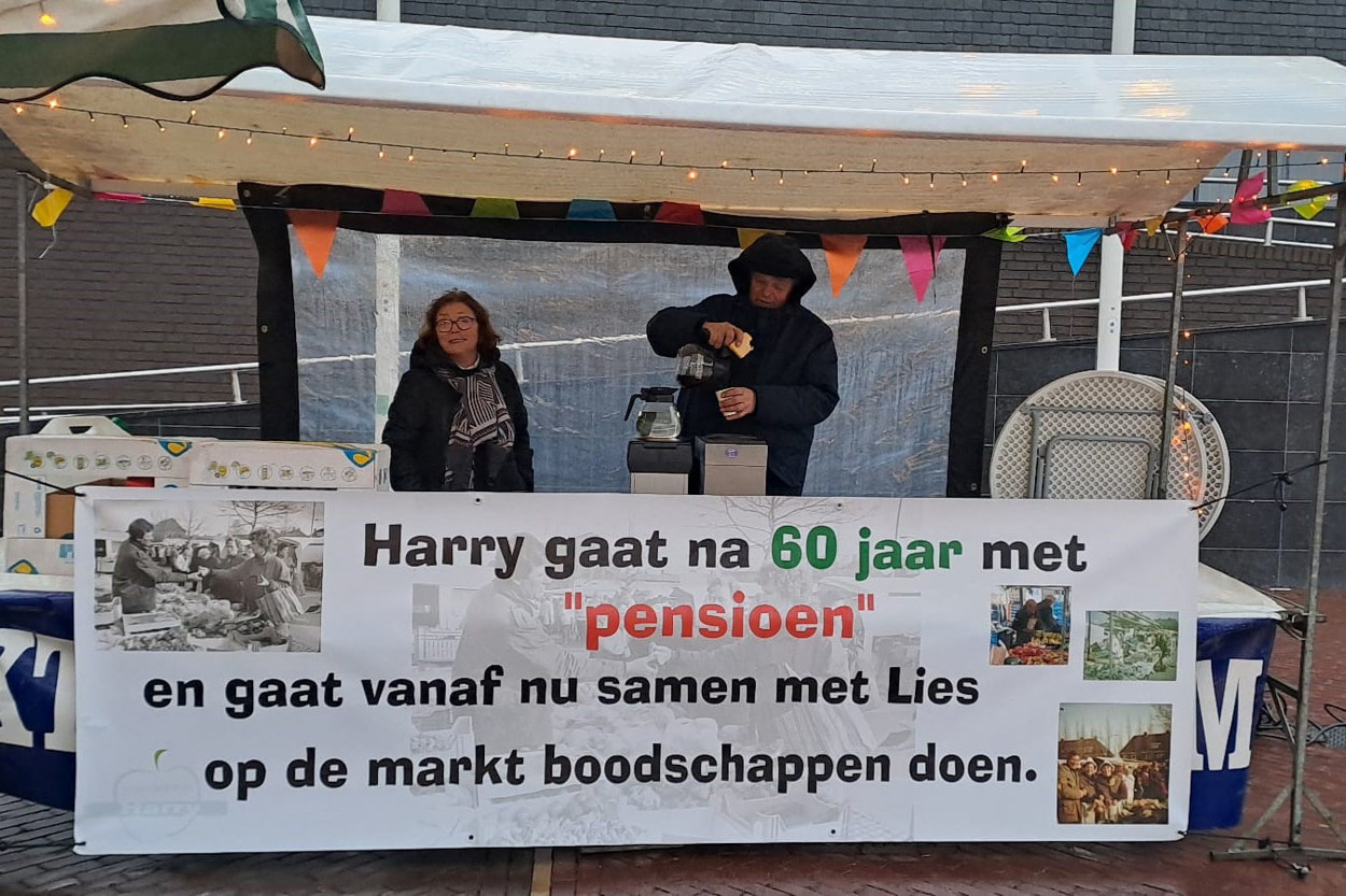 Feestelijk en pijnlijk afscheid in Doetinchem van AGF-marktkoopman ...