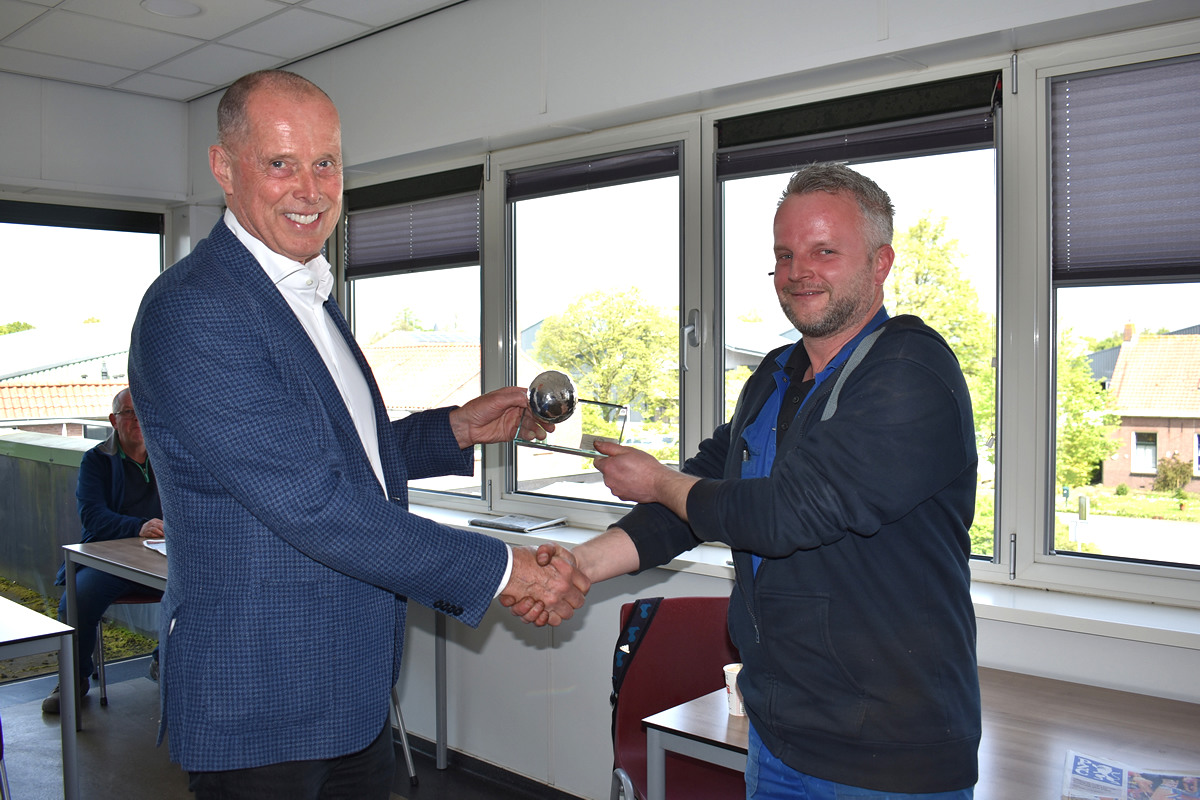 Pessimist blijkt realist: Eric Moerdijk (Monie) wint Zilveren Ui met ...