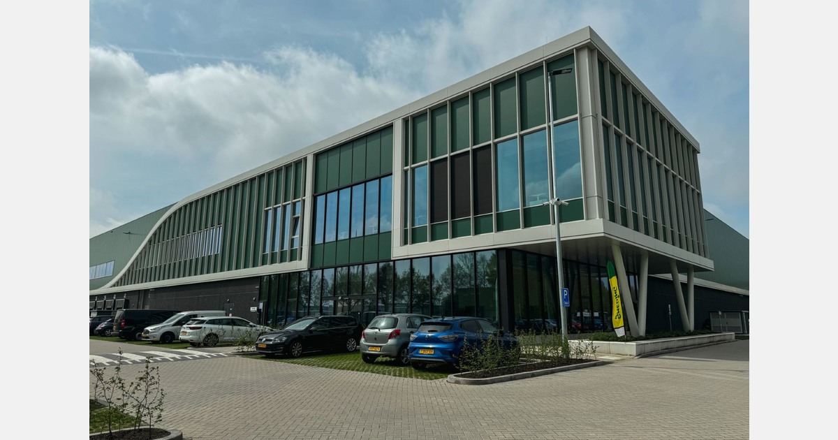 Smeding opent deuren van nieuw distributiecentrum in Geldermalsen