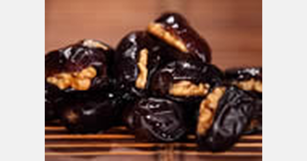 Van Walderveen introduceert verse dadels met walnoten uit Iran