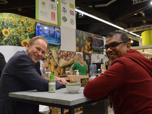 Bas van Driel volgt Gerard Versteegh op als CEO van Tradin Organic
